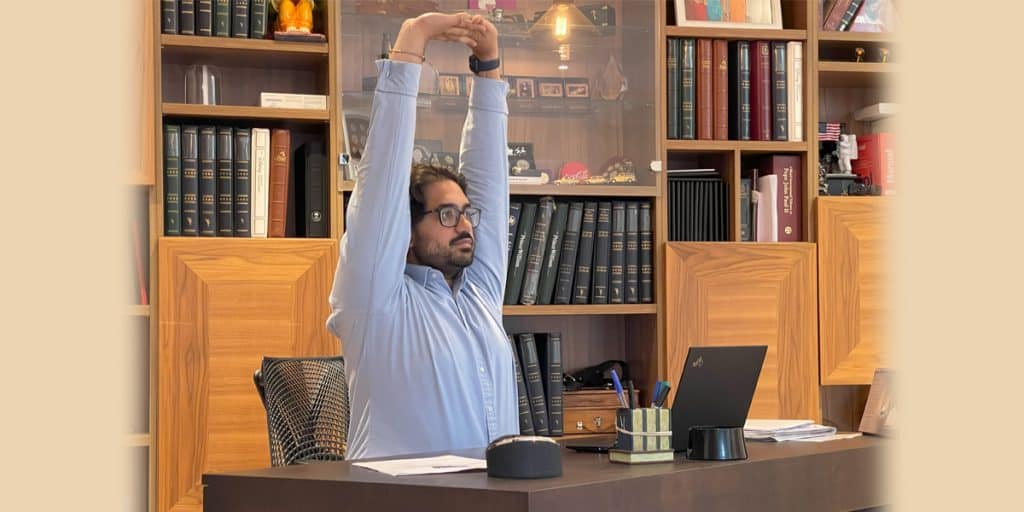 Yoga adaptado a todos: asanas para asistentes a la oficina - Shrimad ...